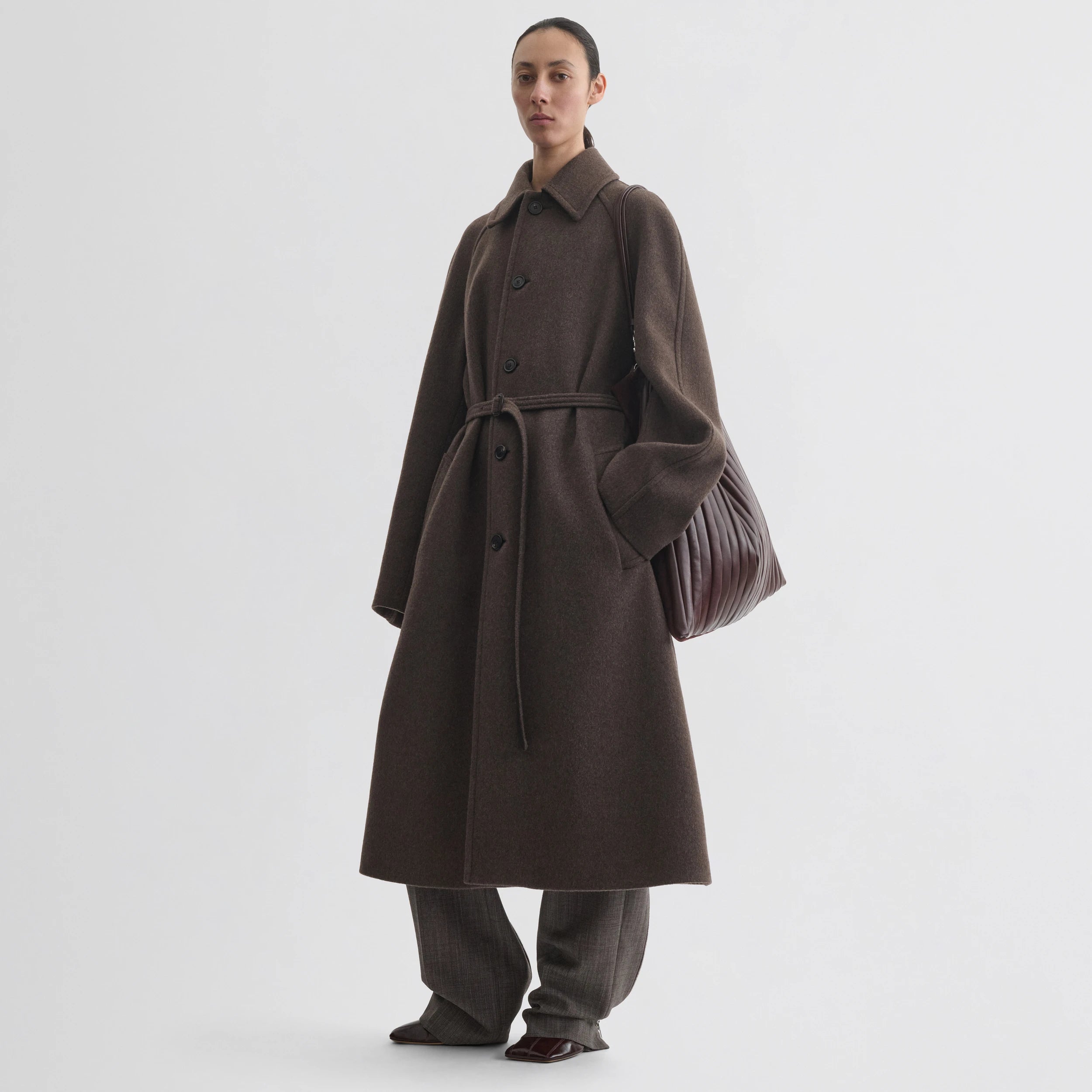PHOEBE PHILO | CURVE SHOULDER COAT | BROWN CASHMERE